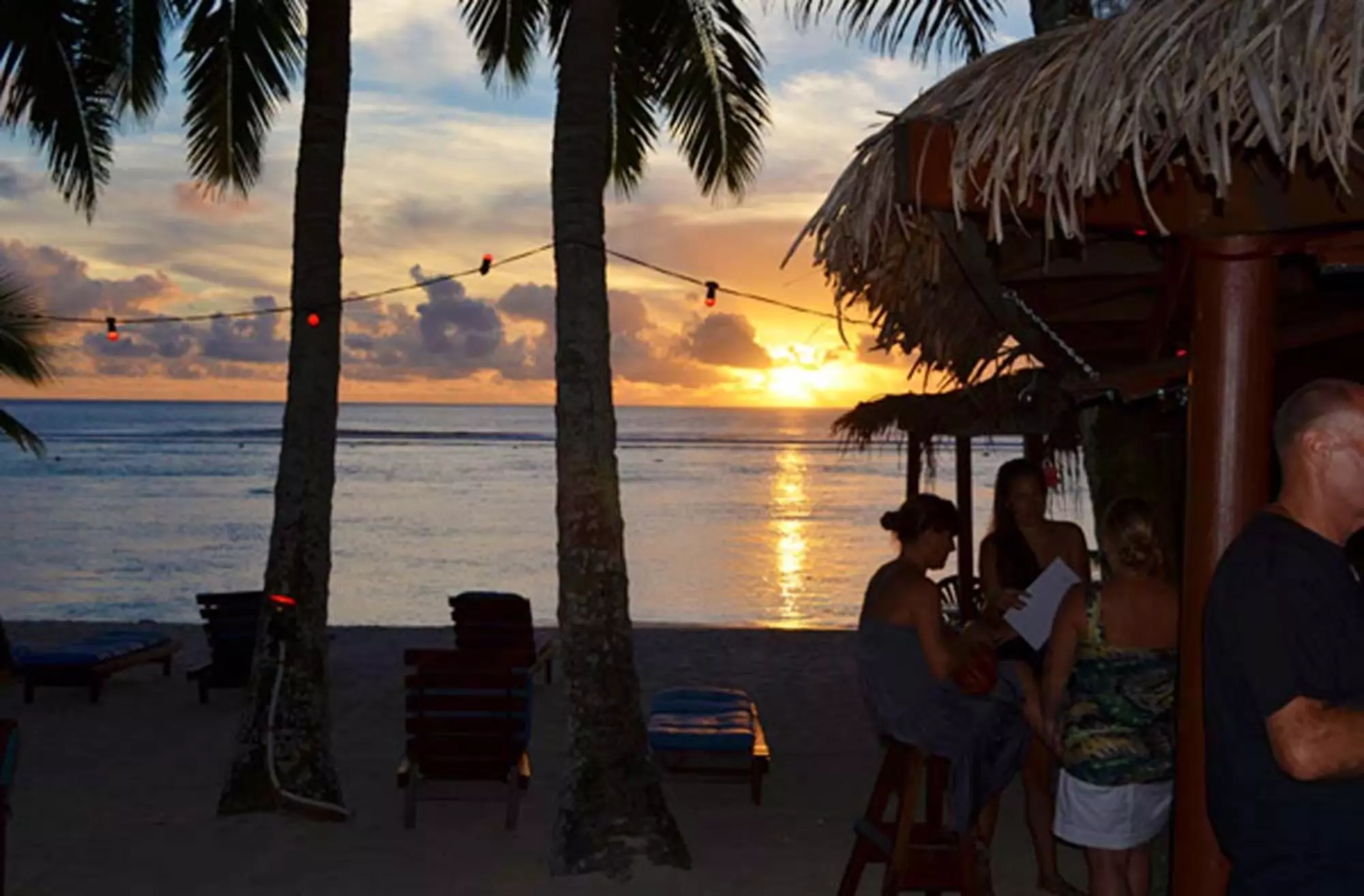 Crusoe's Restaurant & Wilson's Beach Bar | Cook Islands