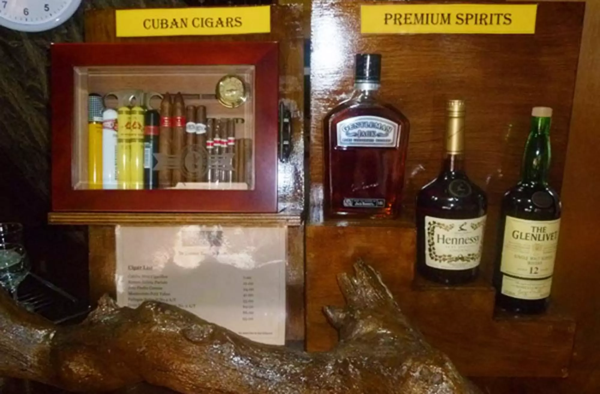 Crusoe's Restaurant & Wilson's Beach Bar | Cook Islands