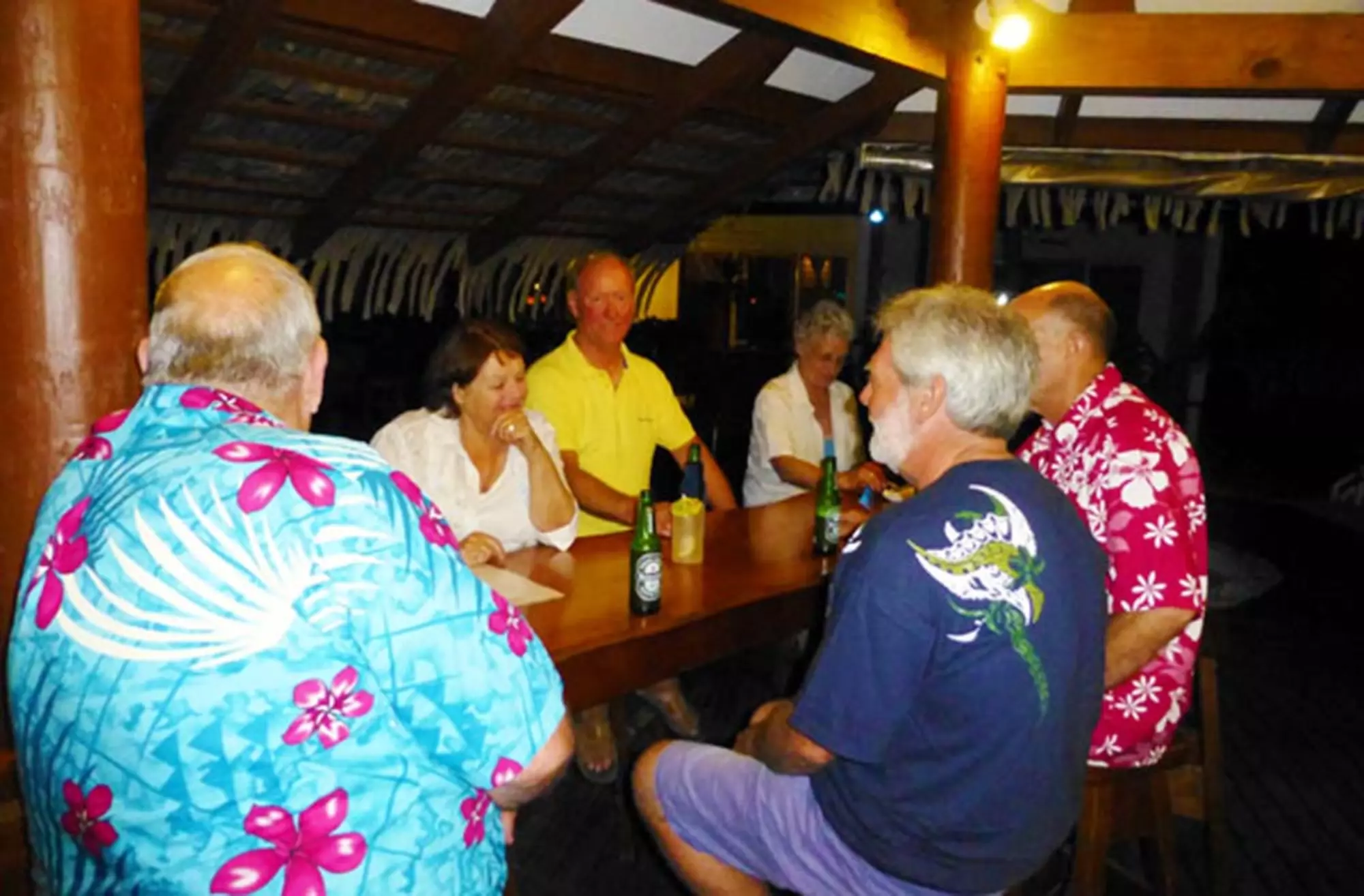 Crusoe's Restaurant & Wilson's Beach Bar | Cook Islands